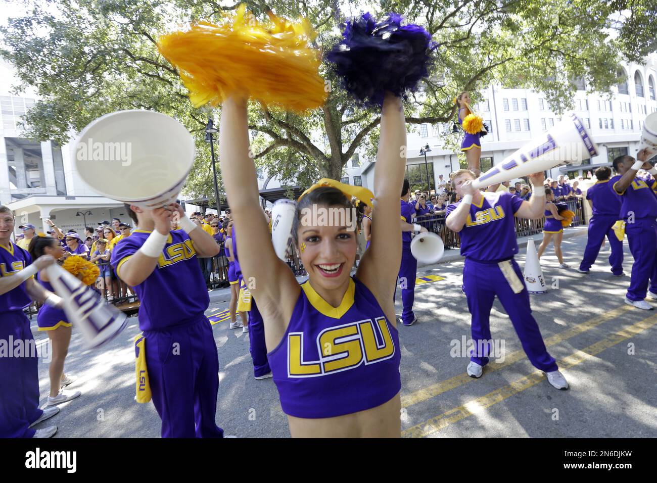 LSU cheerleaders cheer on the crowd before an NCAA college football ...
