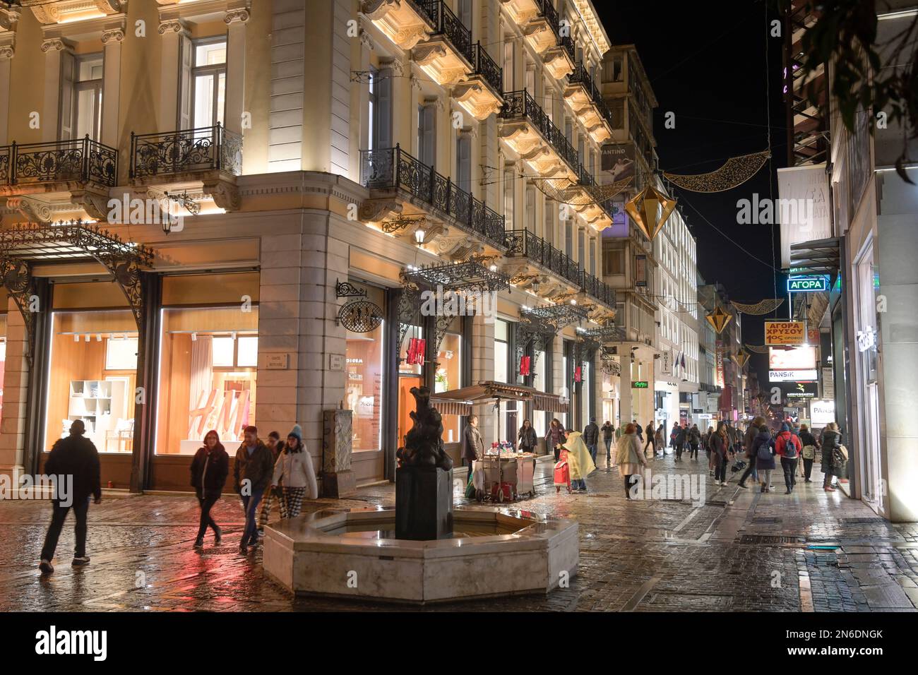 Einkaufstraße Ermou, Athen, Griechenland Stock Photo - Alamy