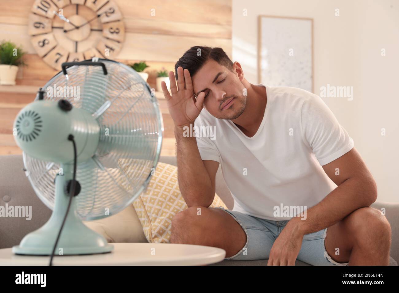 Sofa breeze hi-res stock photography and images - Alamy