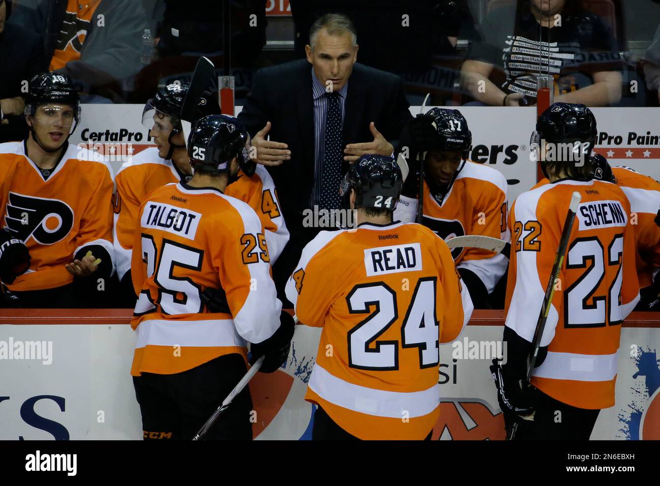 Philadelphia Flyers head coach Craig Berube in action during an NHL ...