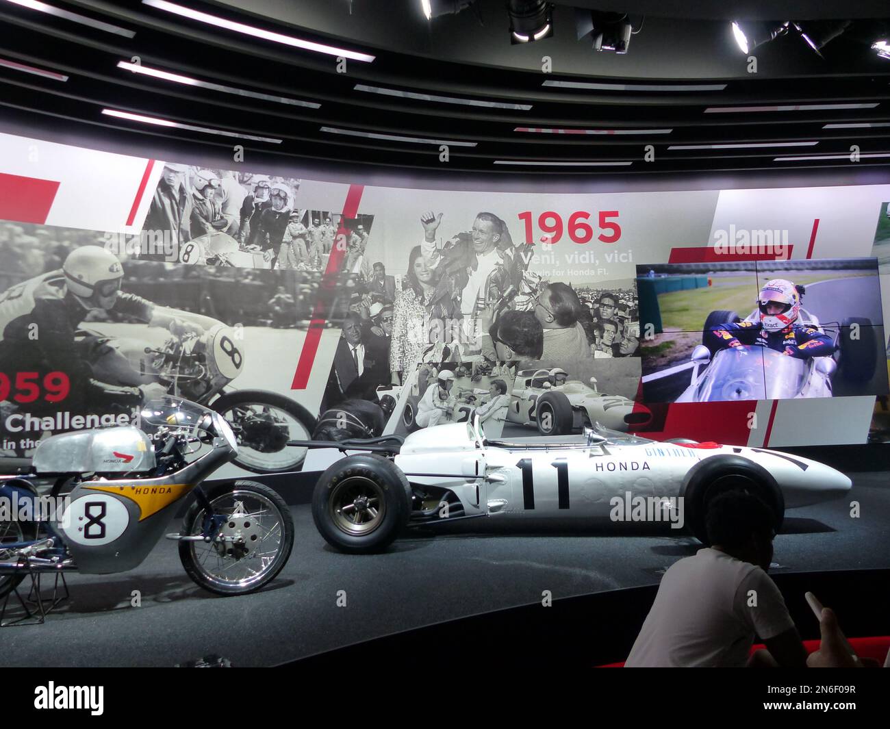 Tokyo racing car show hi-res stock photography and images - Alamy