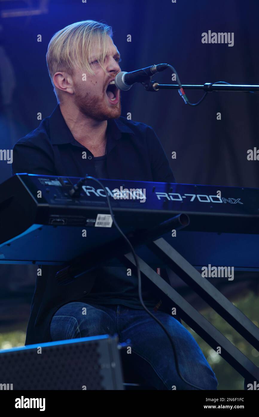 Eric Holljes and Delta Rae performs on day 2 of the 2013 Austin City ...