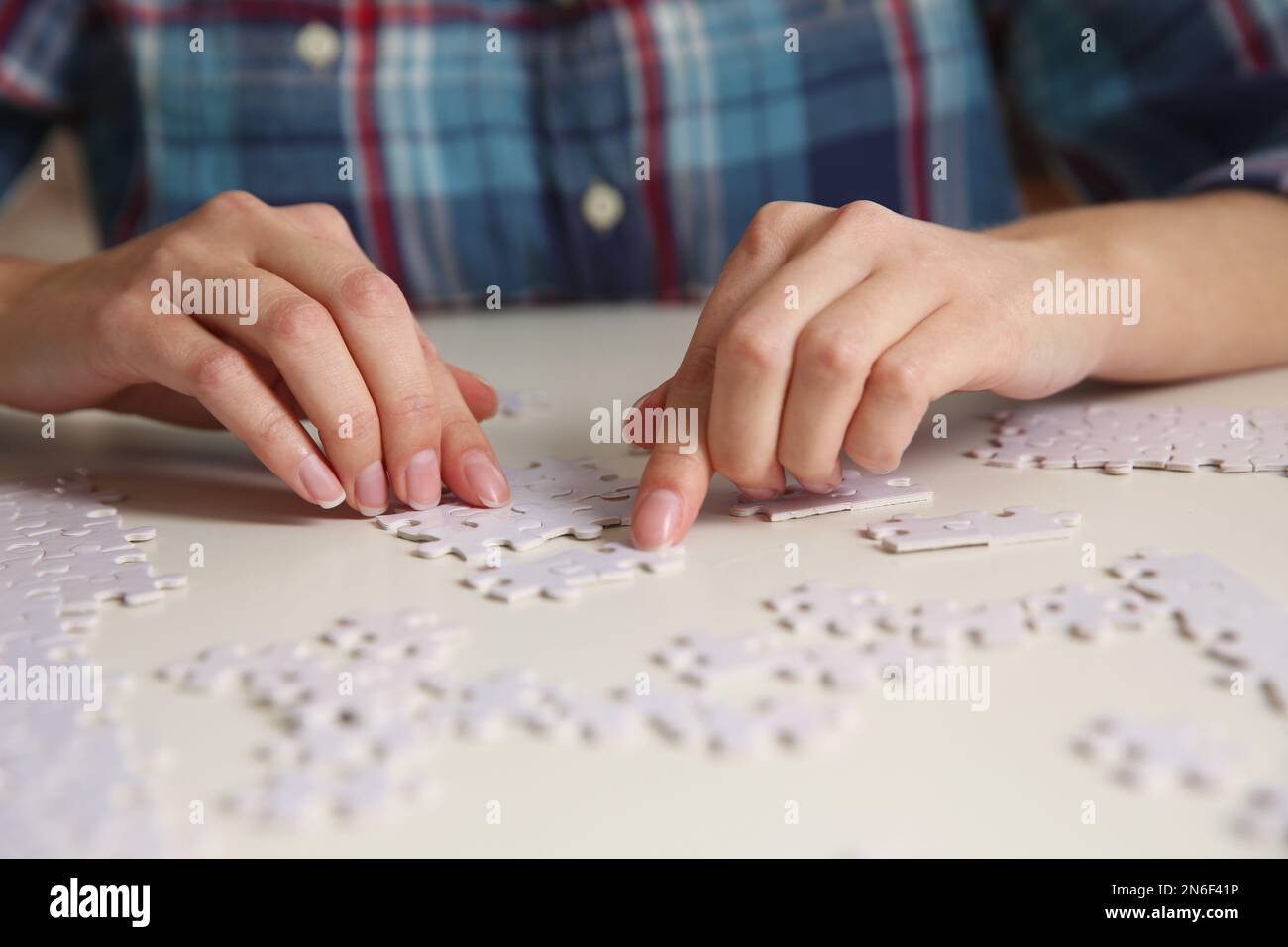 Empty puzzles hi-res stock photography and images - Alamy