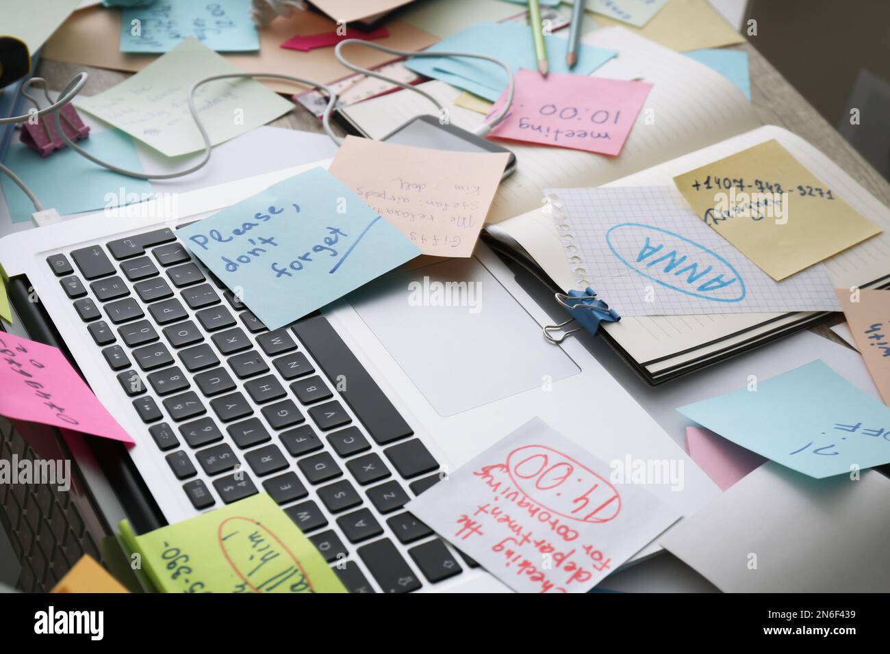 Stress office desk multitasking hi-res stock photography and images - Alamy