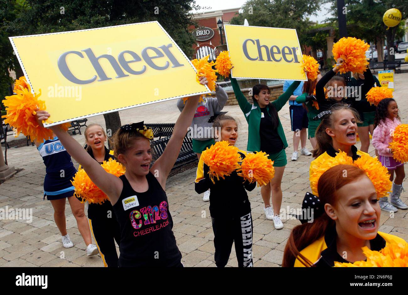Dallas-area cheerleaders cheered the many teachers who work tirelessly ...