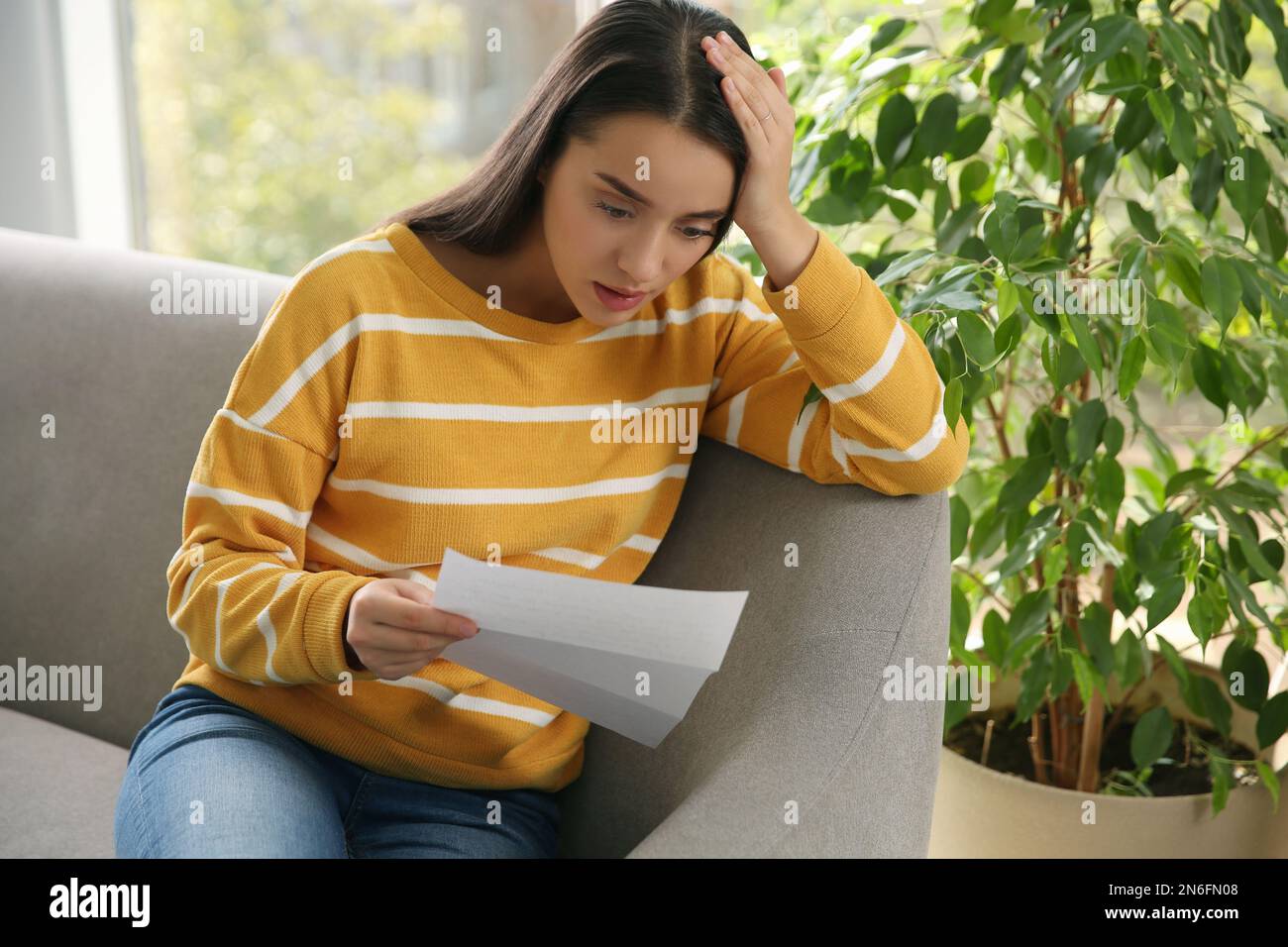 Woman sad letter write hi-res stock photography and images - Alamy
