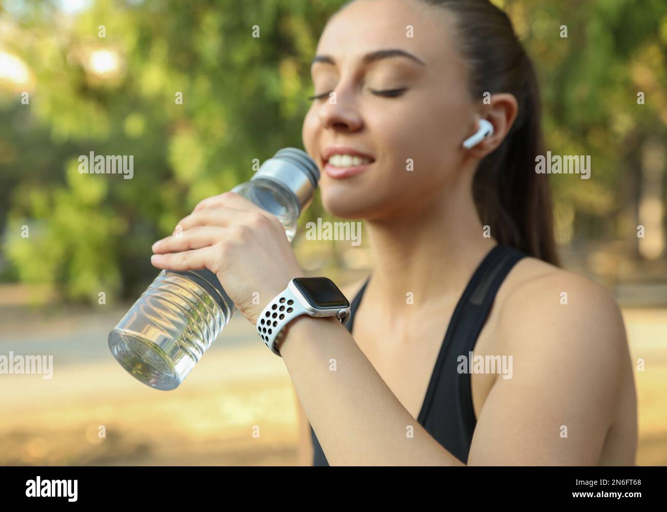 Smart water tracker app hi-res stock photography and images - Alamy