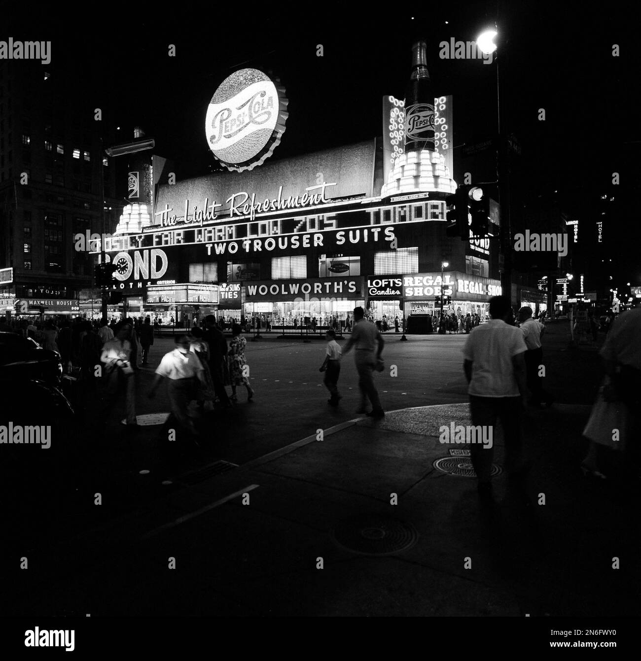 Pepsi-Cola waterfall on Bond Clothes Building at 44th and 45th Streets ...