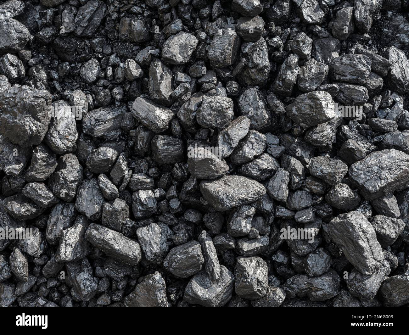 Pile of rough-hewn coal used for running steam trains Stock Photo - Alamy