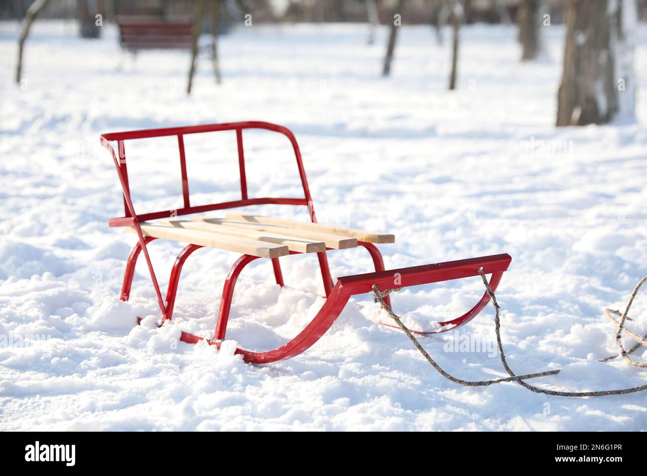 Empty sleigh in snow hi-res stock photography and images - Alamy