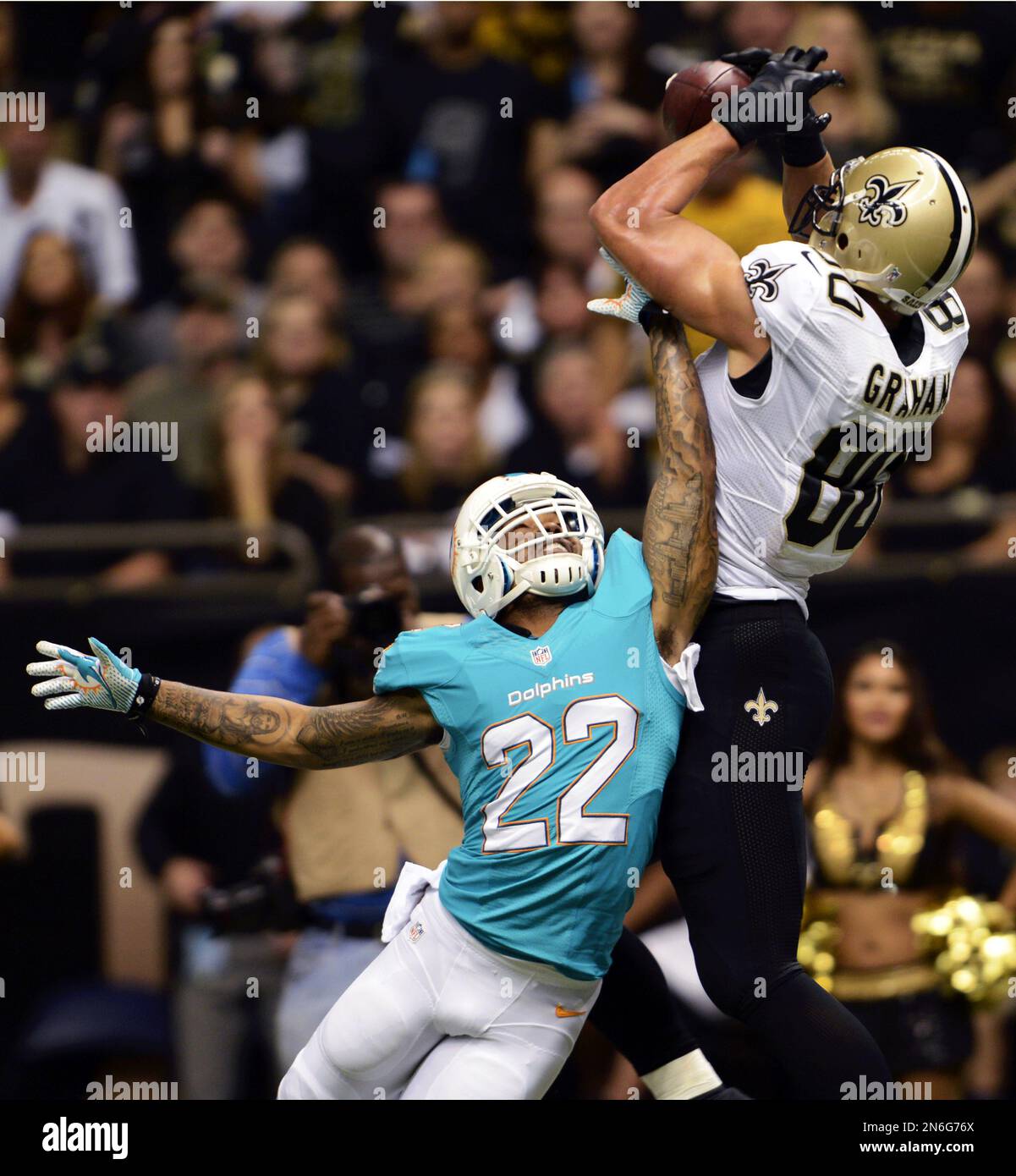 New Orleans Saints tight end Jimmy Graham (80) pulls in a touchdown ...