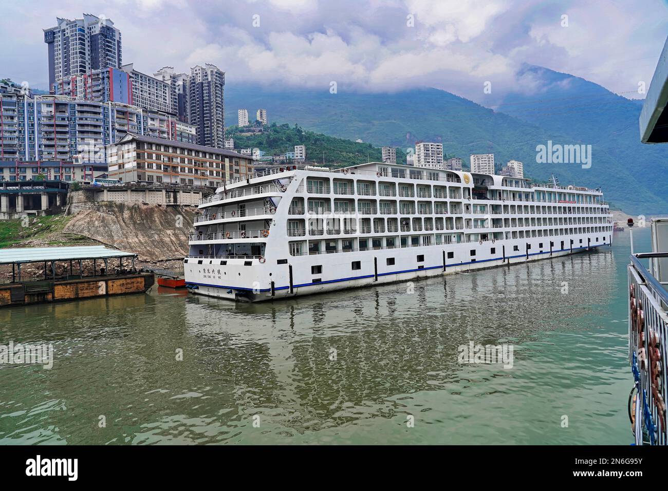 Cruise ship on the Yangtze River, Yichang, Hubei Province, China Stock ...