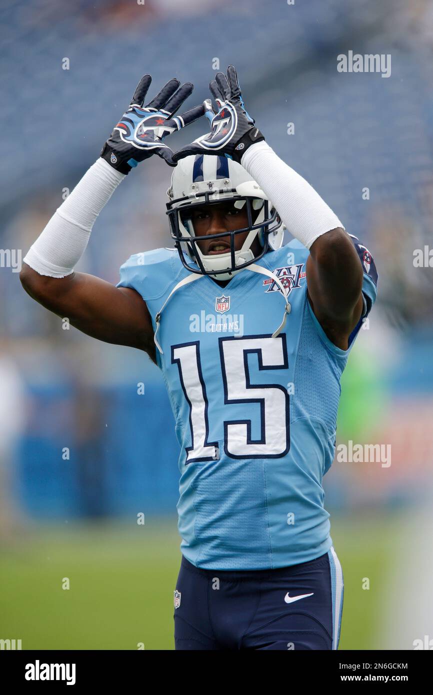 Tennessee Titans wide receiver Justin Hunter warms up before an NFL ...