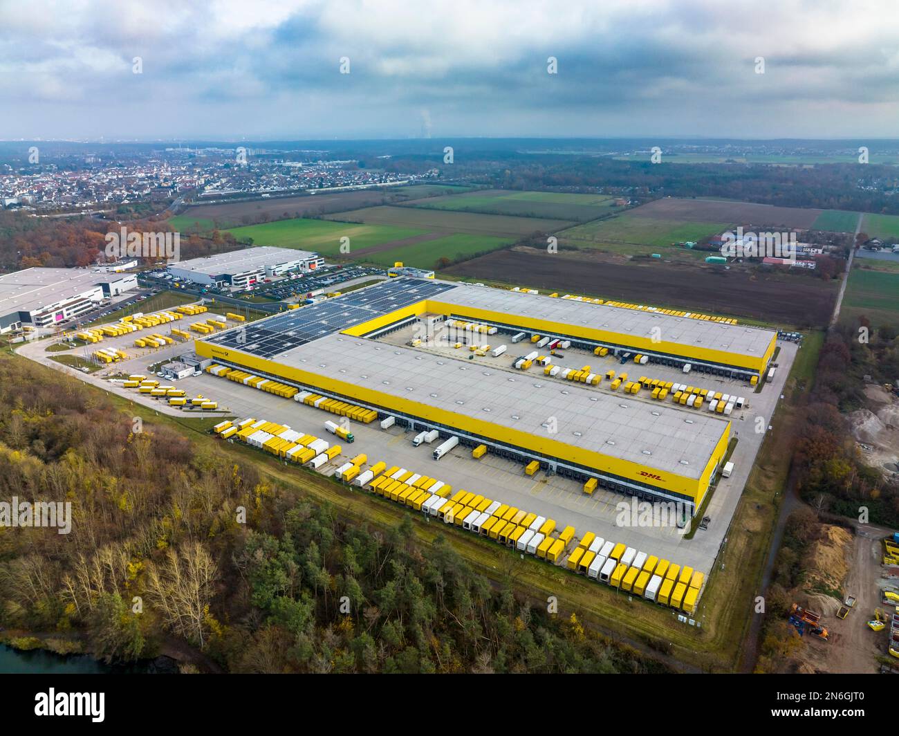 Dhl logistics centre hi-res stock photography and images - Alamy