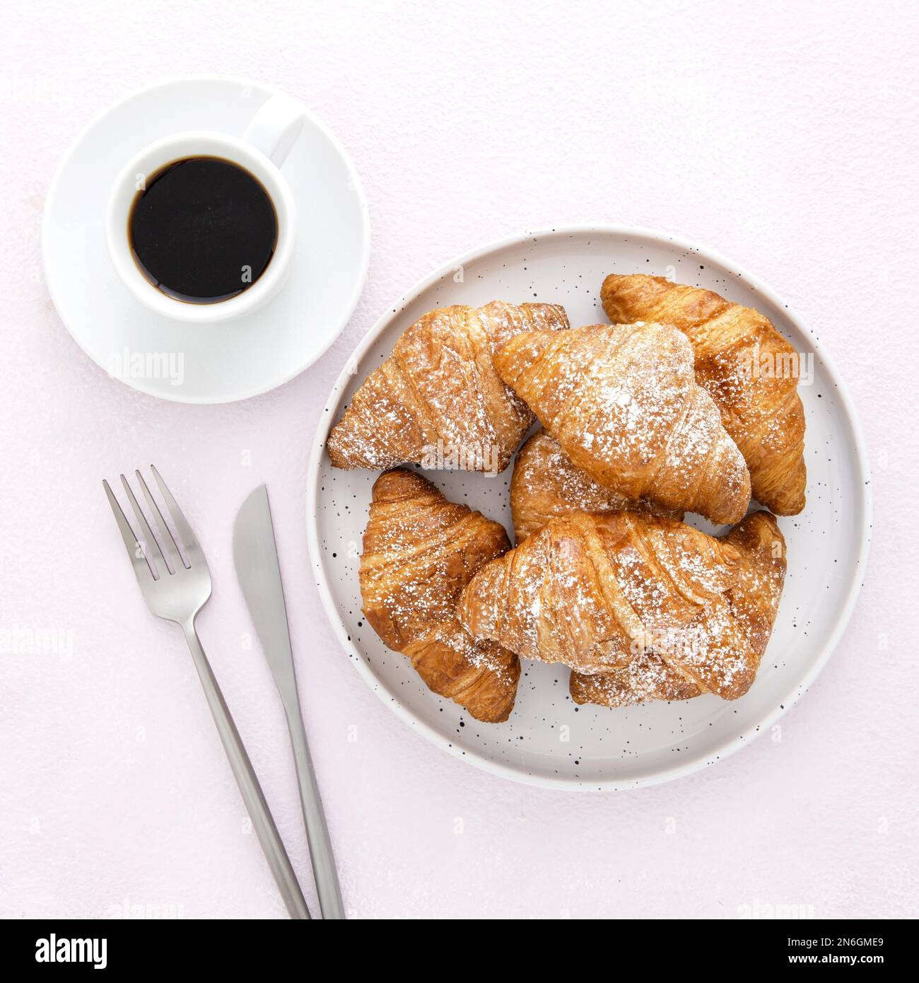 French bakery interior hi-res stock photography and images - Alamy
