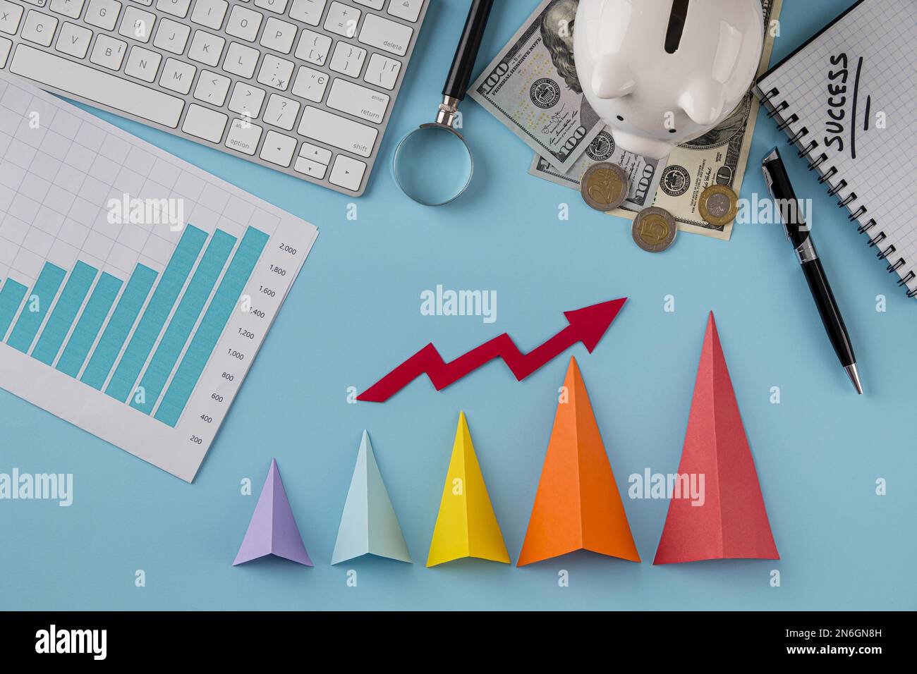Growth table hi-res stock photography and images - Alamy