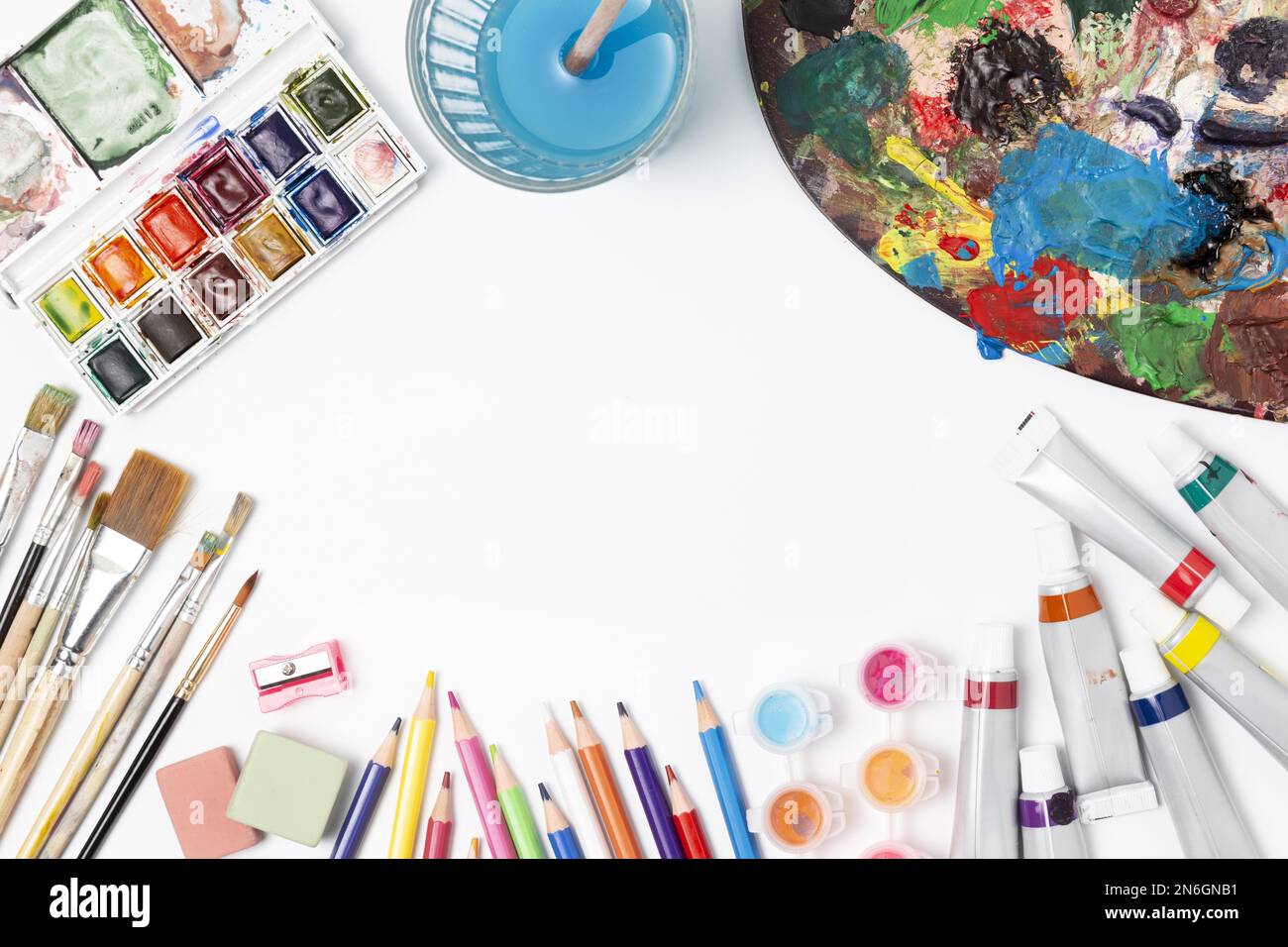 Artistic items hi-res stock photography and images - Alamy