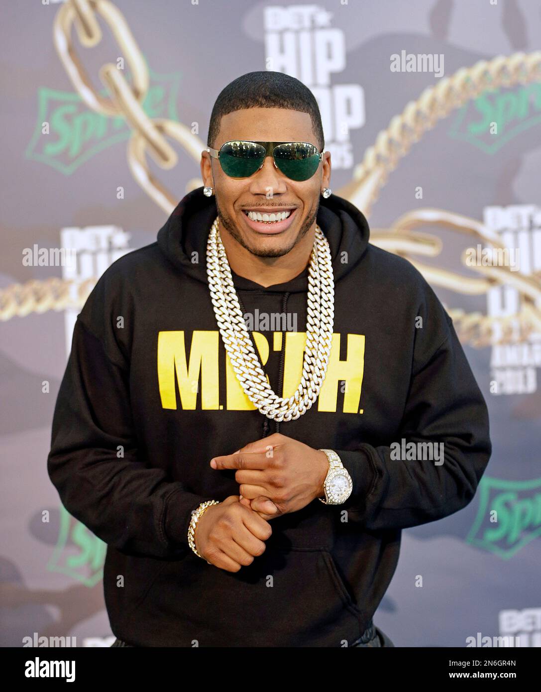 Rapper Nelly arrives for the BET Hip Hop Awards, Saturday, Sept. 28 ...