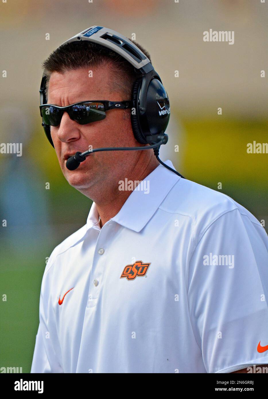 Oklahoma State coach Mike Gundy watches during in the fourth quarter of ...