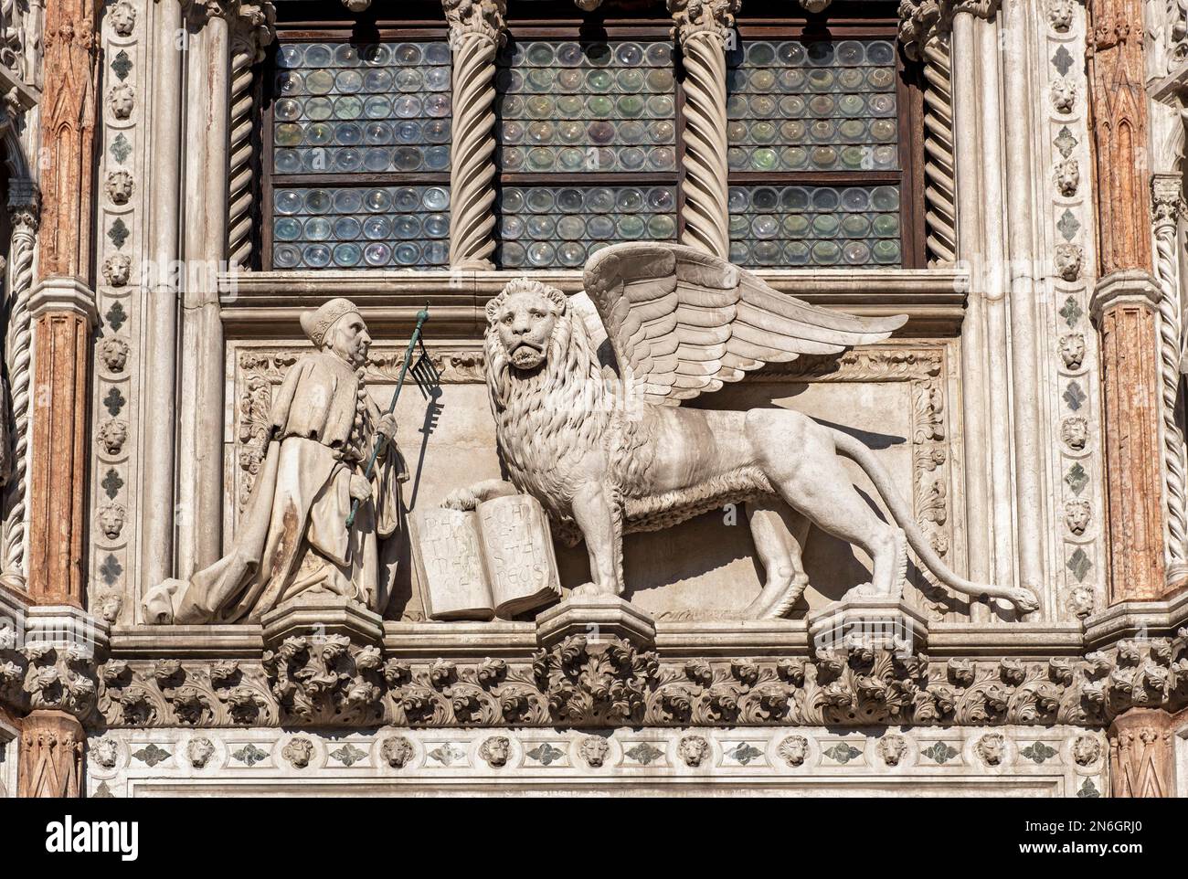 Winged Lion, Porta della Carta, St Mark's Basilica, Piazza San Marco ...