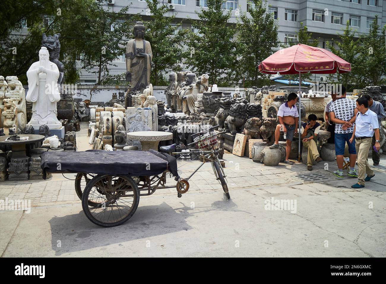 Stone Sculpture Trade, Panjiayuan Antique Market, Beijing, China Stock ...