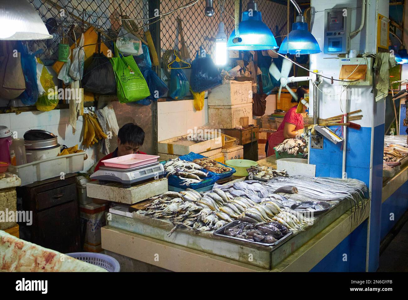 Market stall with fish, Shanghai, China Stock Photo - Alamy