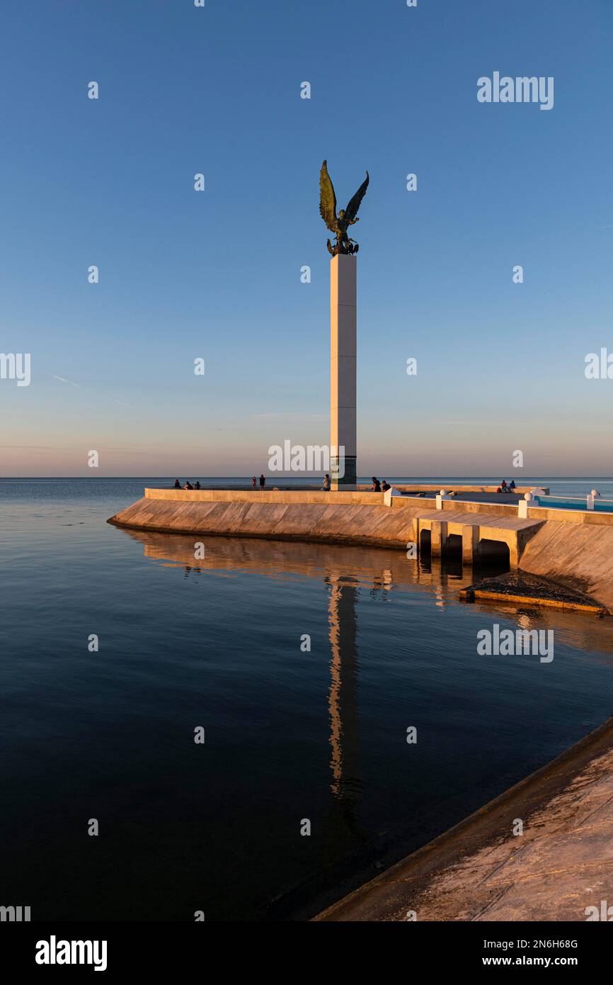 Angel Maya statue, Malecon, Unesco world heritage site the historic ...