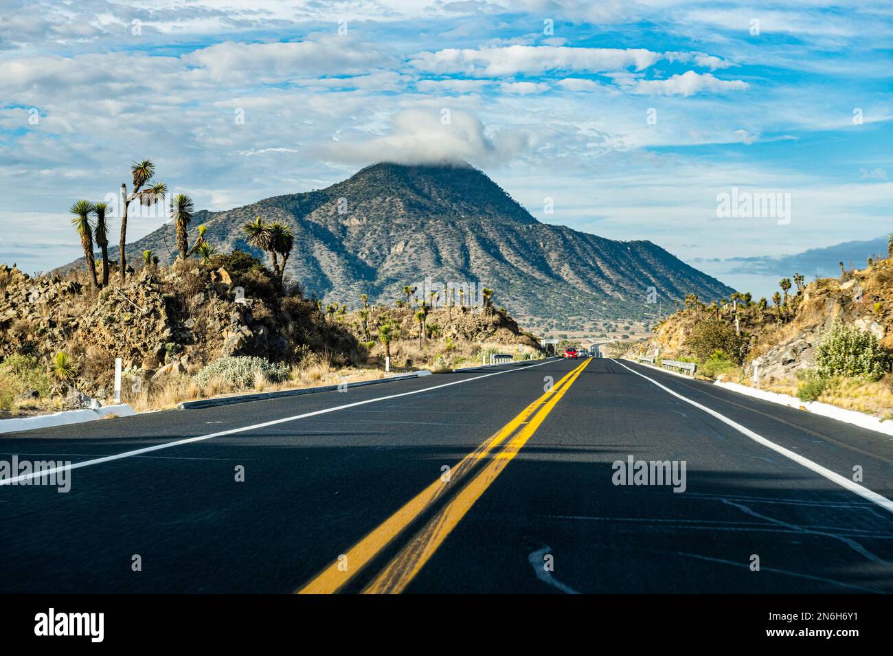 Road leading to El Pizarro volcano, Puebla, Mexico Stock Photo - Alamy
