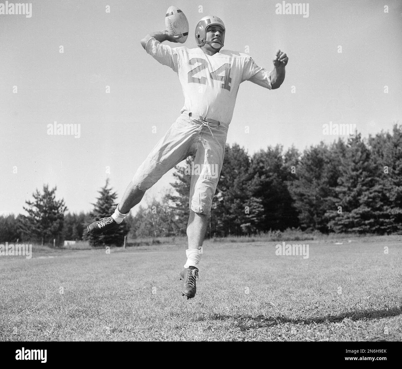 Tommy Thompson, quarterback of the Philadelphia Eagles football team in ...