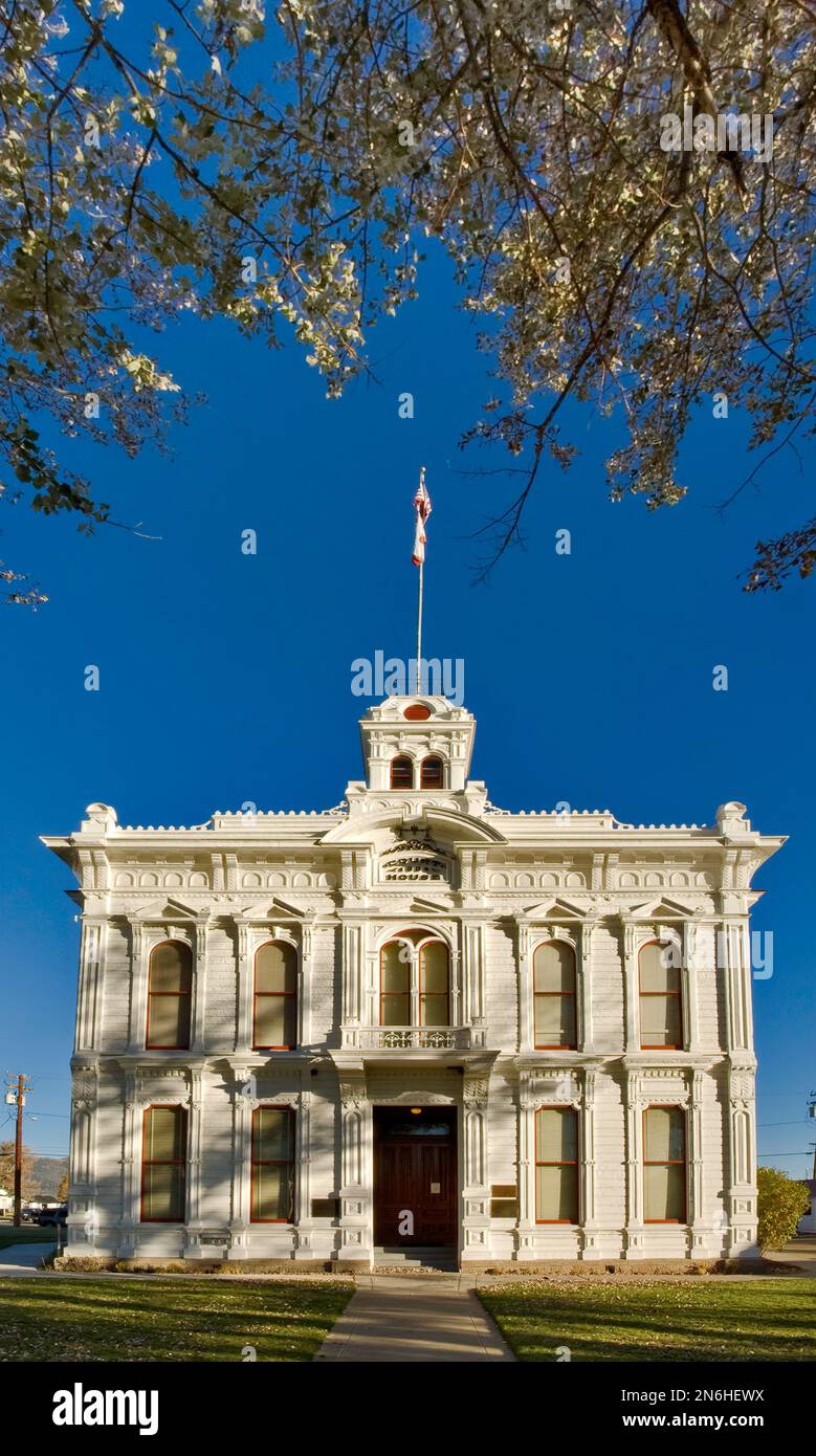 Mono County Courthouse, 1880, in Bridgeport in northern Sierra ...