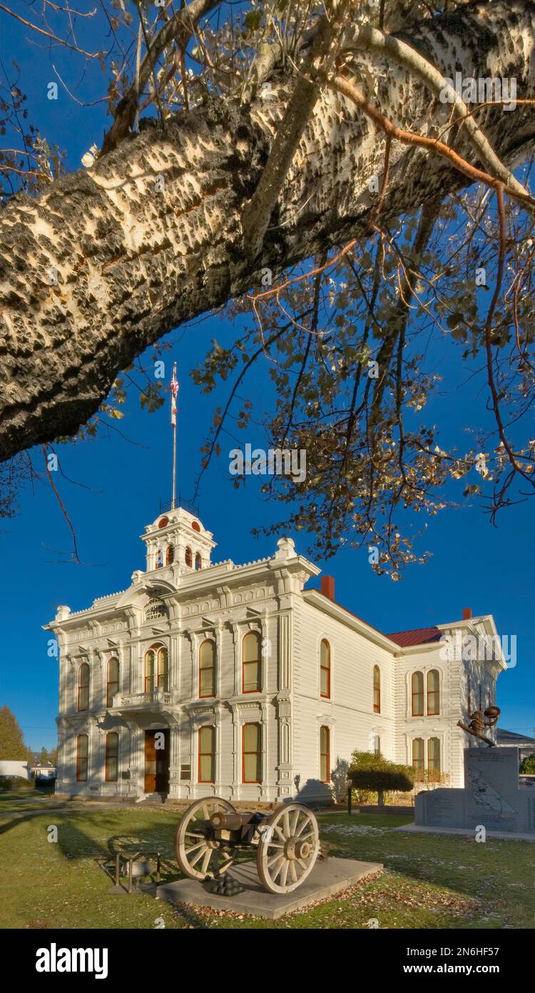 Mono County Courthouse, 1880, in Bridgeport in northern Sierra ...