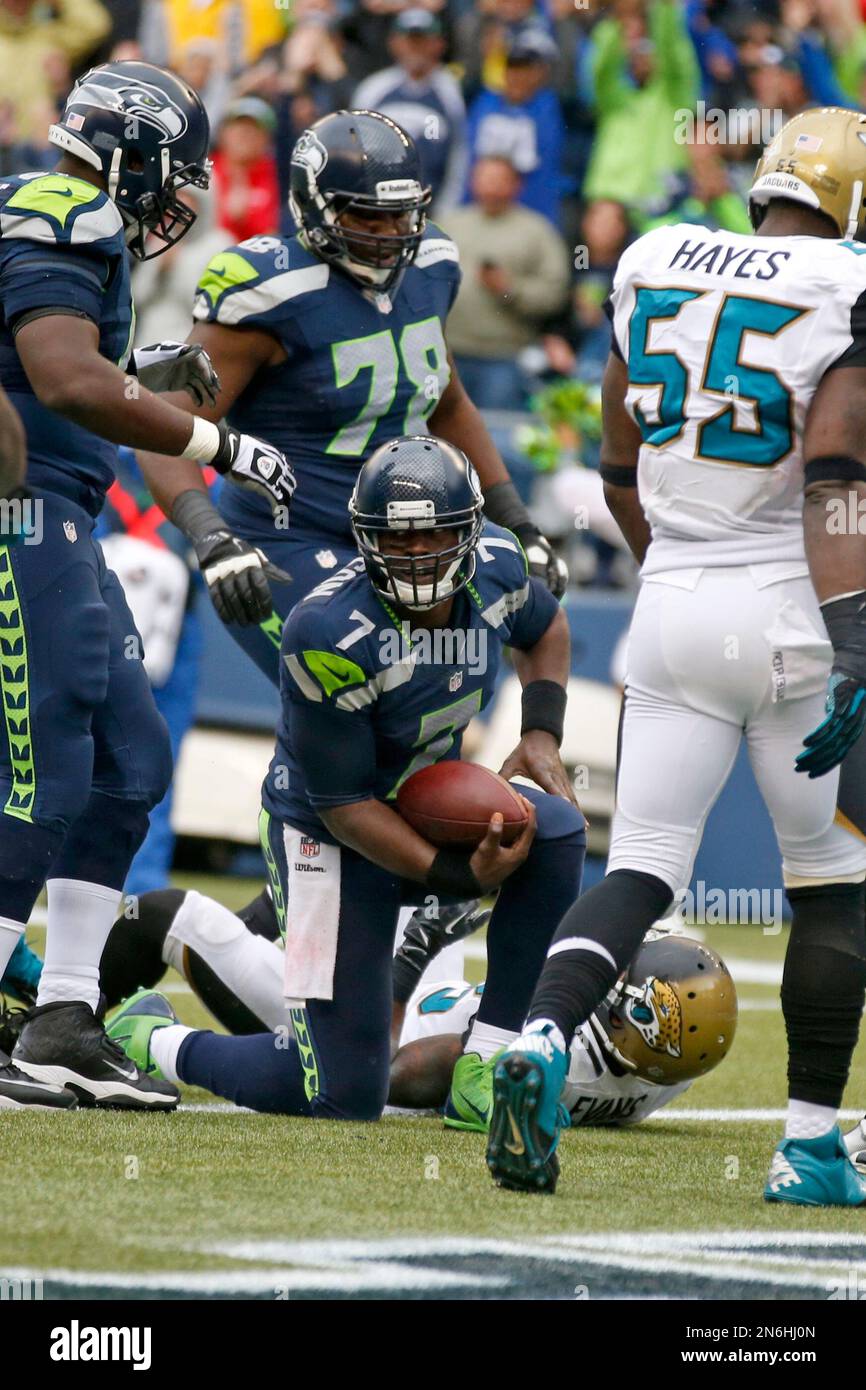 Tavaris Jackson #7 of the Seattle Seahawks scores a touchdown in the ...