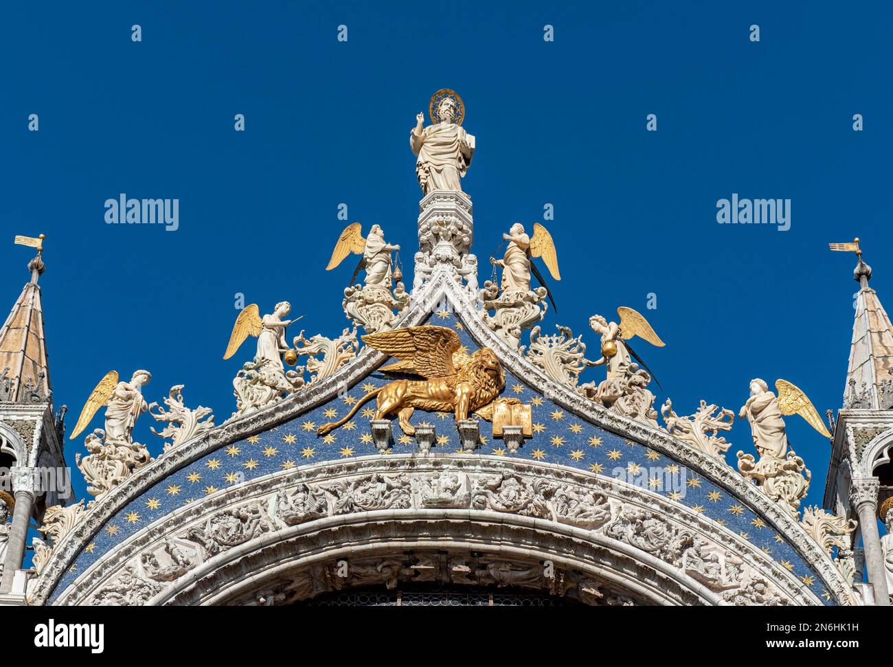 Statue of Saint Mark the Evangelist, St Mark's Basilica, Piazza San ...