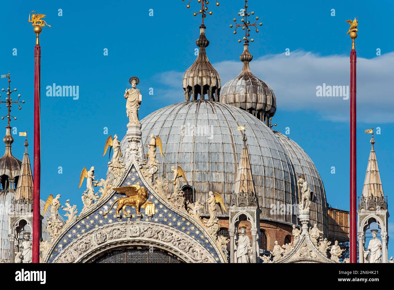 Domes of St Mark's Basilica, Piazza San Marco, Venice, Italy Stock ...