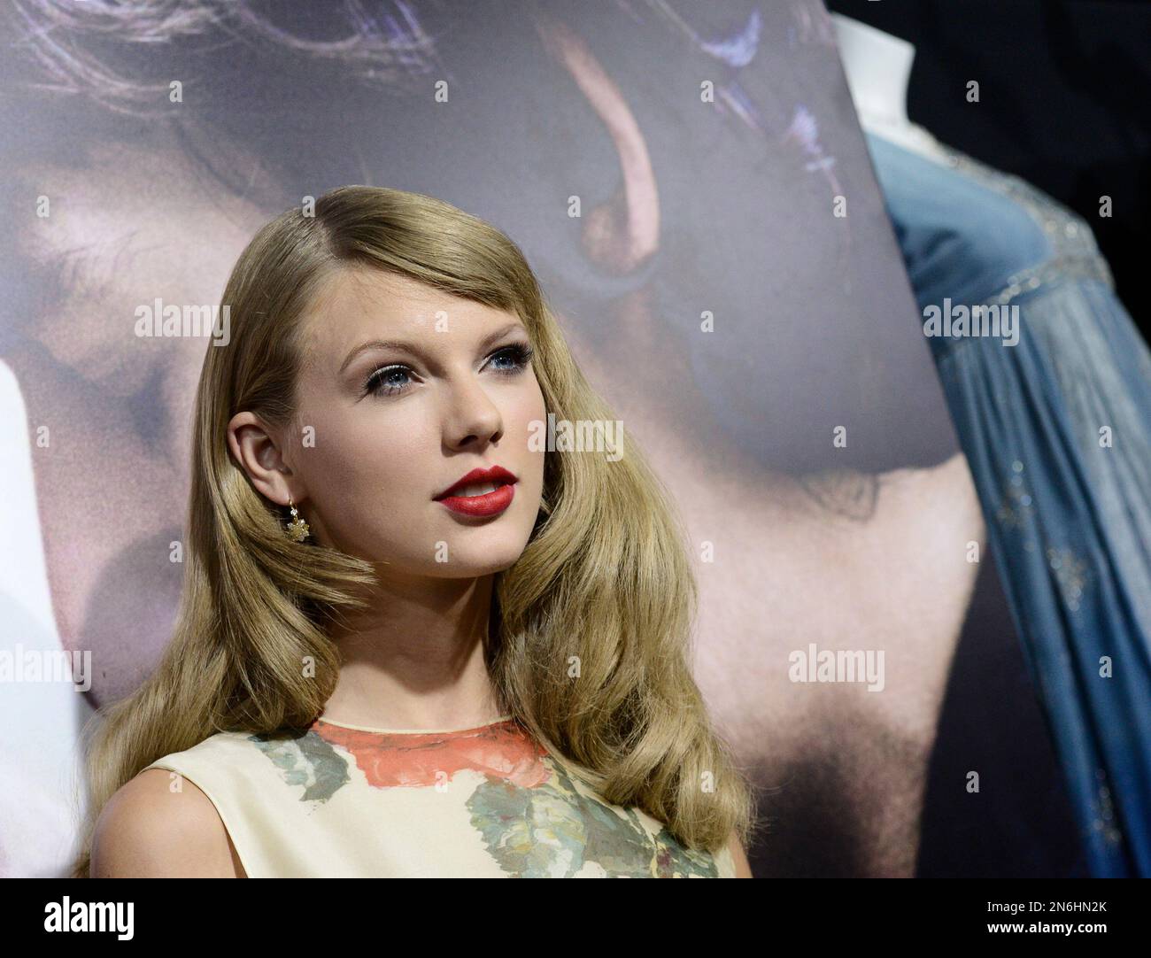 Singer Taylor Swift arrives on the red carpet at the premiere of the ...