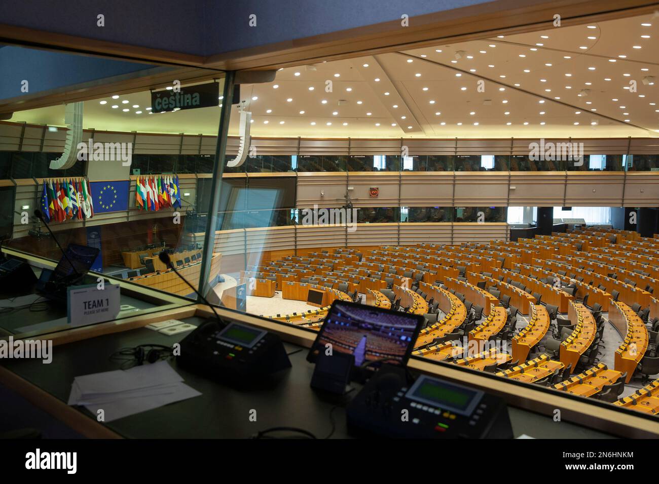 Interpreting booth hi-res stock photography and images - Alamy