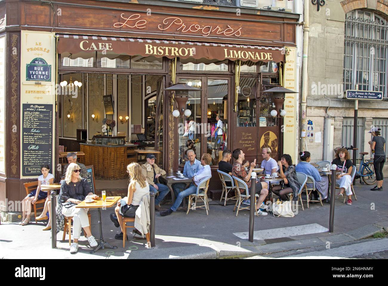 Progres paris hi-res stock photography and images - Alamy