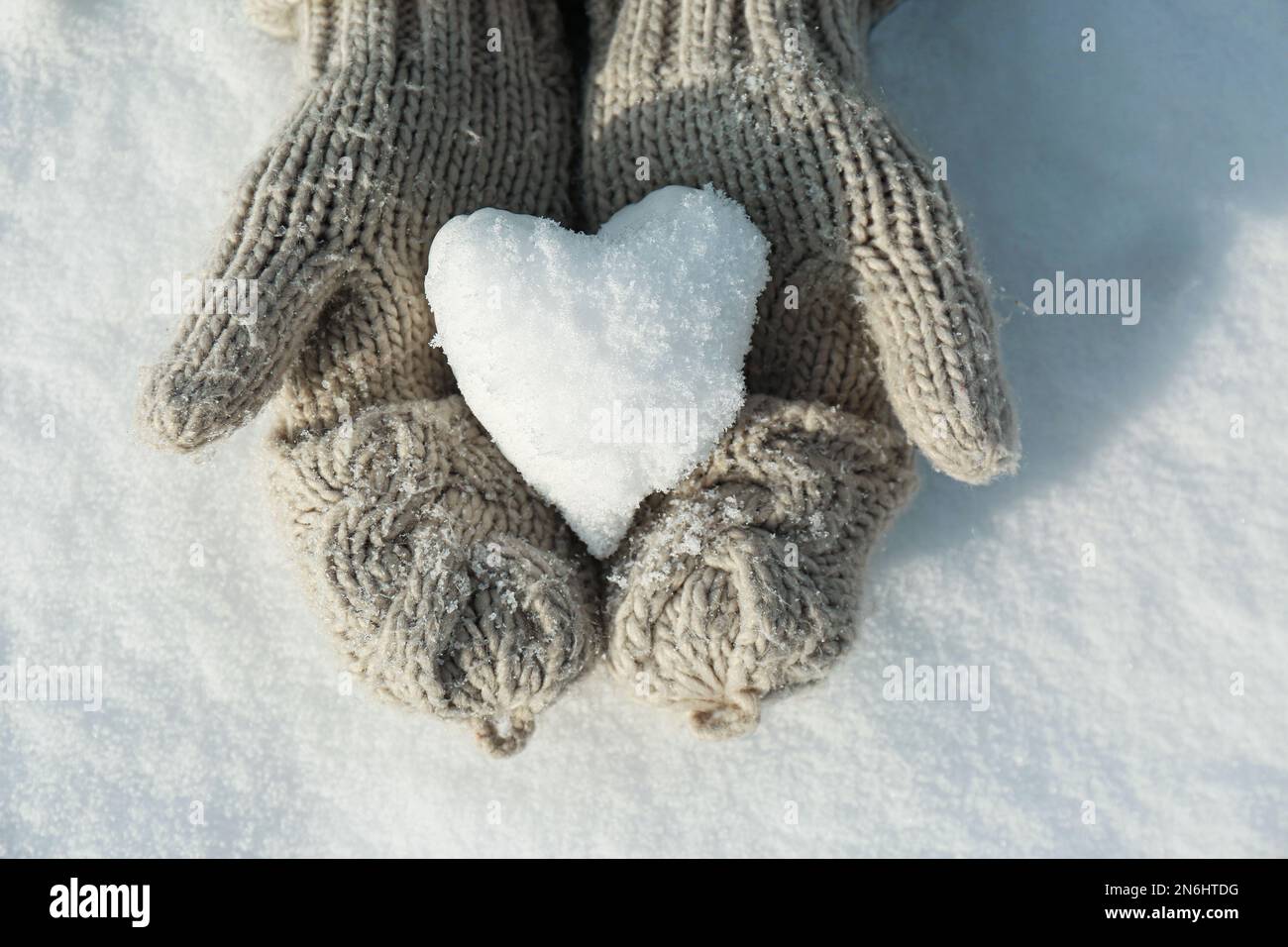 Heart shaped snowball hi-res stock photography and images - Alamy