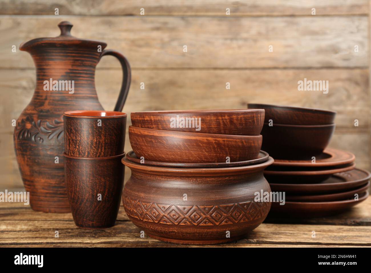 Clay dishes hi-res stock photography and images - Alamy
