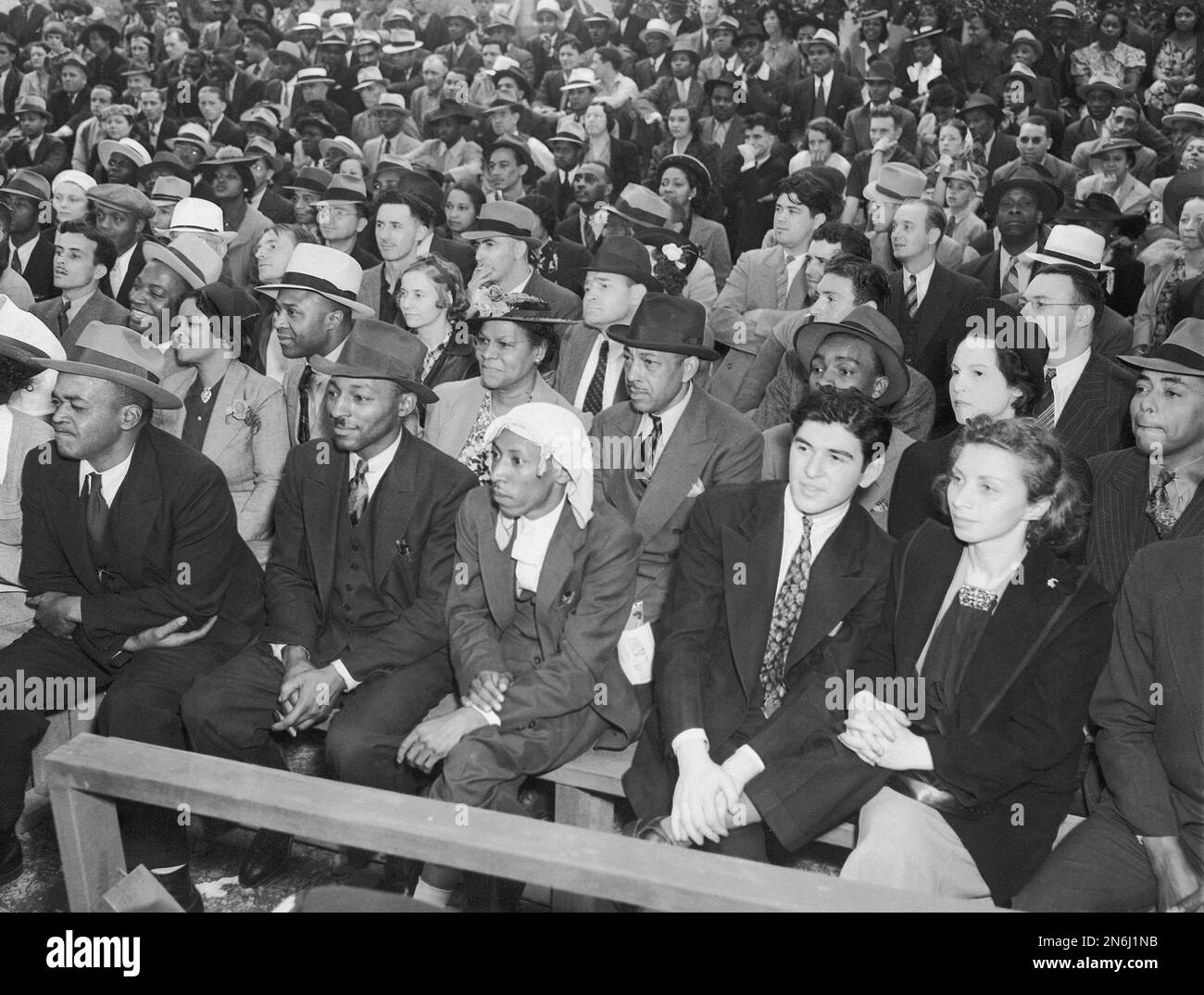 One part of the crowd that trooped to heavyweight champion Joe Louis ...