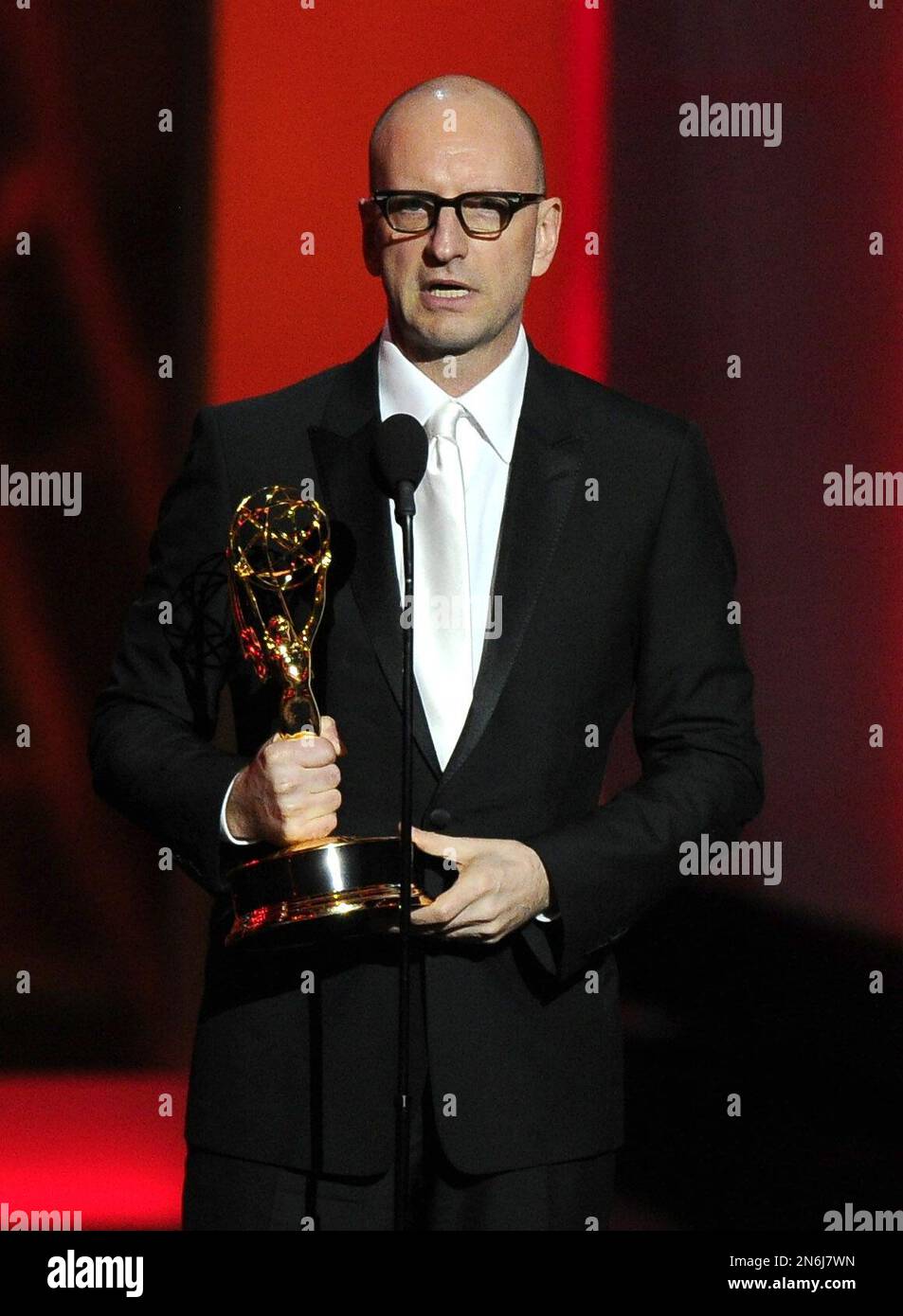 Steven Soderbergh accepts the award for outstanding directing for a ...