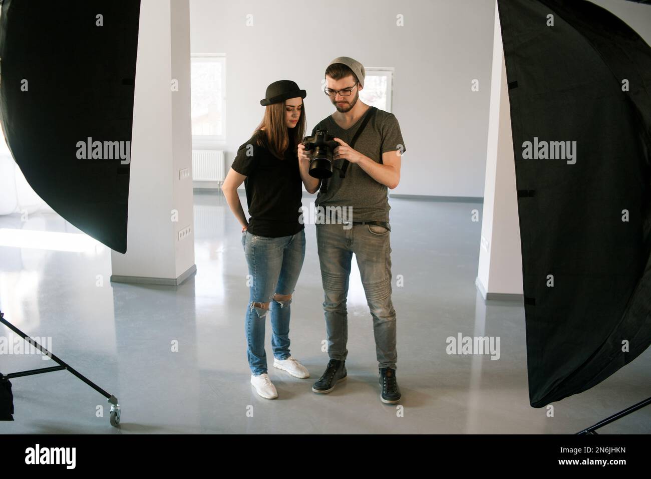 Work photographer on fashion show hi-res stock photography and images ...