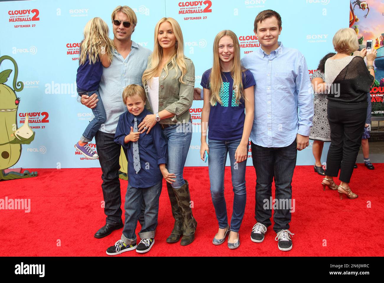 Actress Gena Lee Nolin and husband / hockey player Cale Hulse arrive at ...