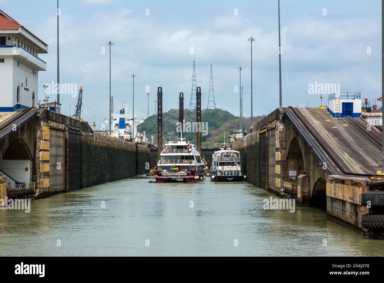 Panama canal visitors center hi-res stock photography and images - Alamy