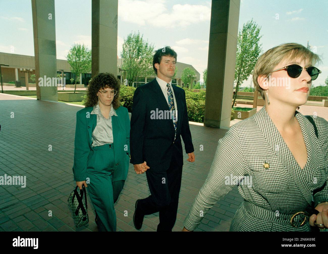 Rodney Peairs and his wife Bonnie, left, with sister Michelle in ...