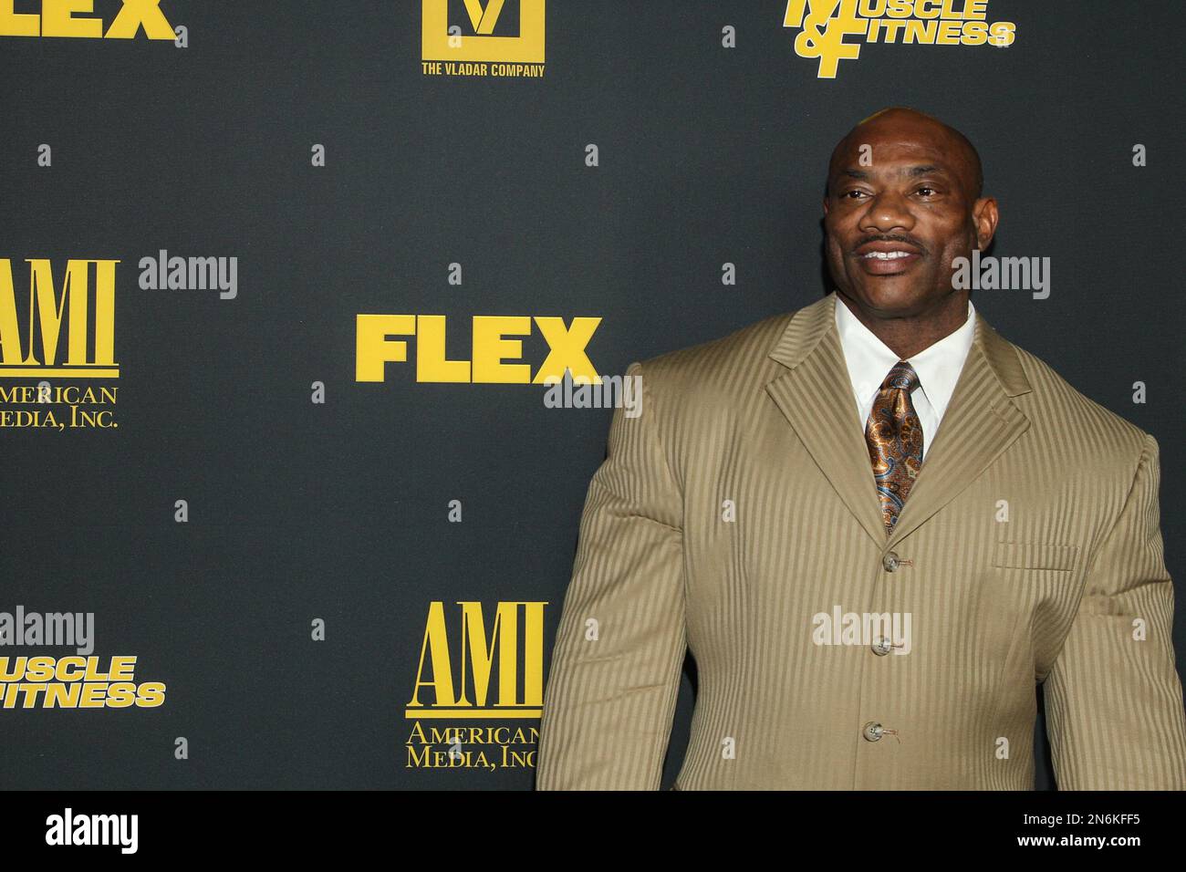 Bodybuilder Dexter Jackson arrives at the premiere of "Generation Iron ...