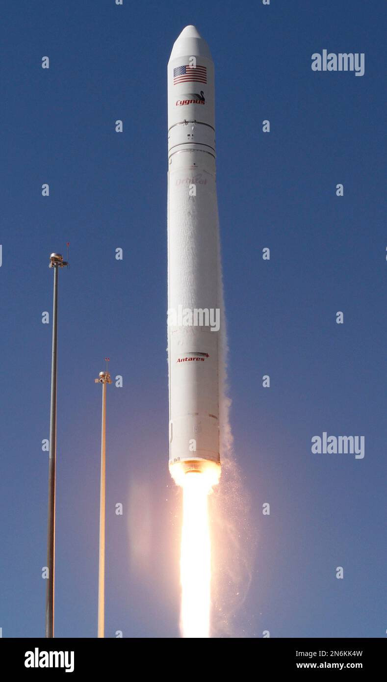 The Orbital Sciences Corp. cargo ship Cygnus launches from NASA's ...
