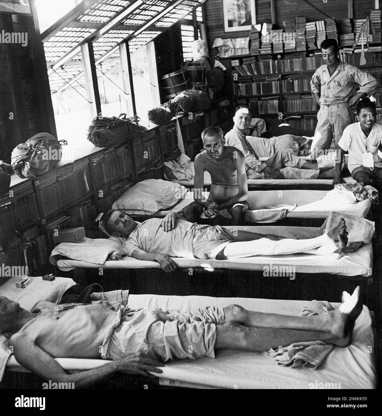 Former American prisoners of war get settled in a hospital in Luzon ...