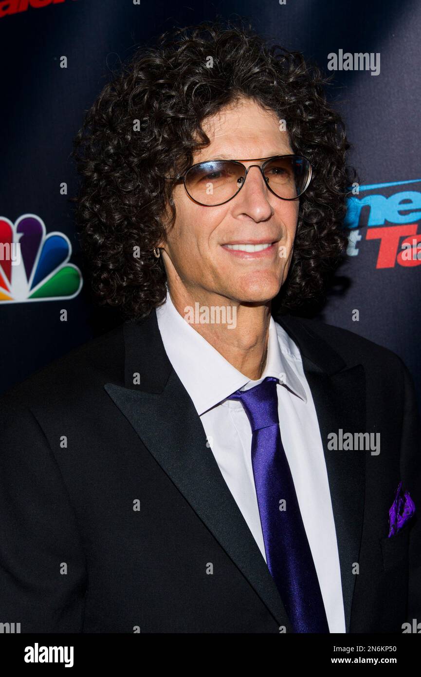 Howard Stern walks the pre-show red carpet for "America's Got Talent ...