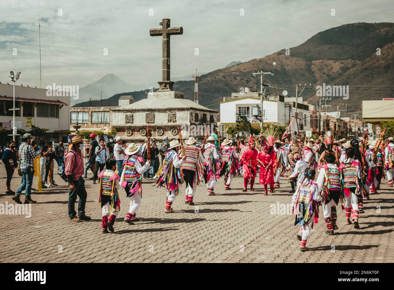 Tribal dancers mexico hi-res stock photography and images - Alamy
